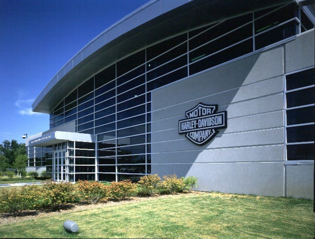 Harley-Davidson Motor Company R&D Building - Kawneer Retail Projects