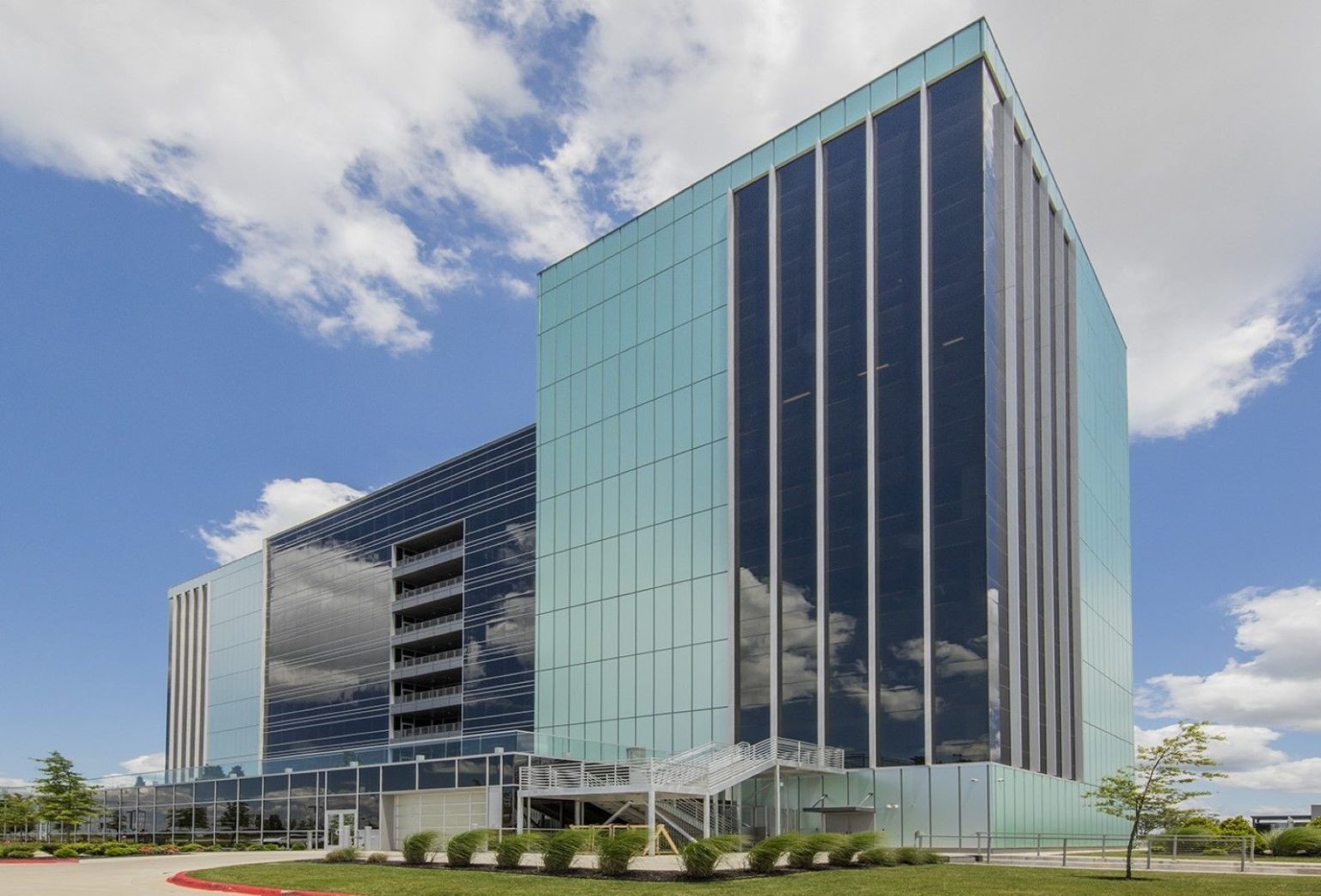 Hunt Tower - Kawneer Office Sector Projects