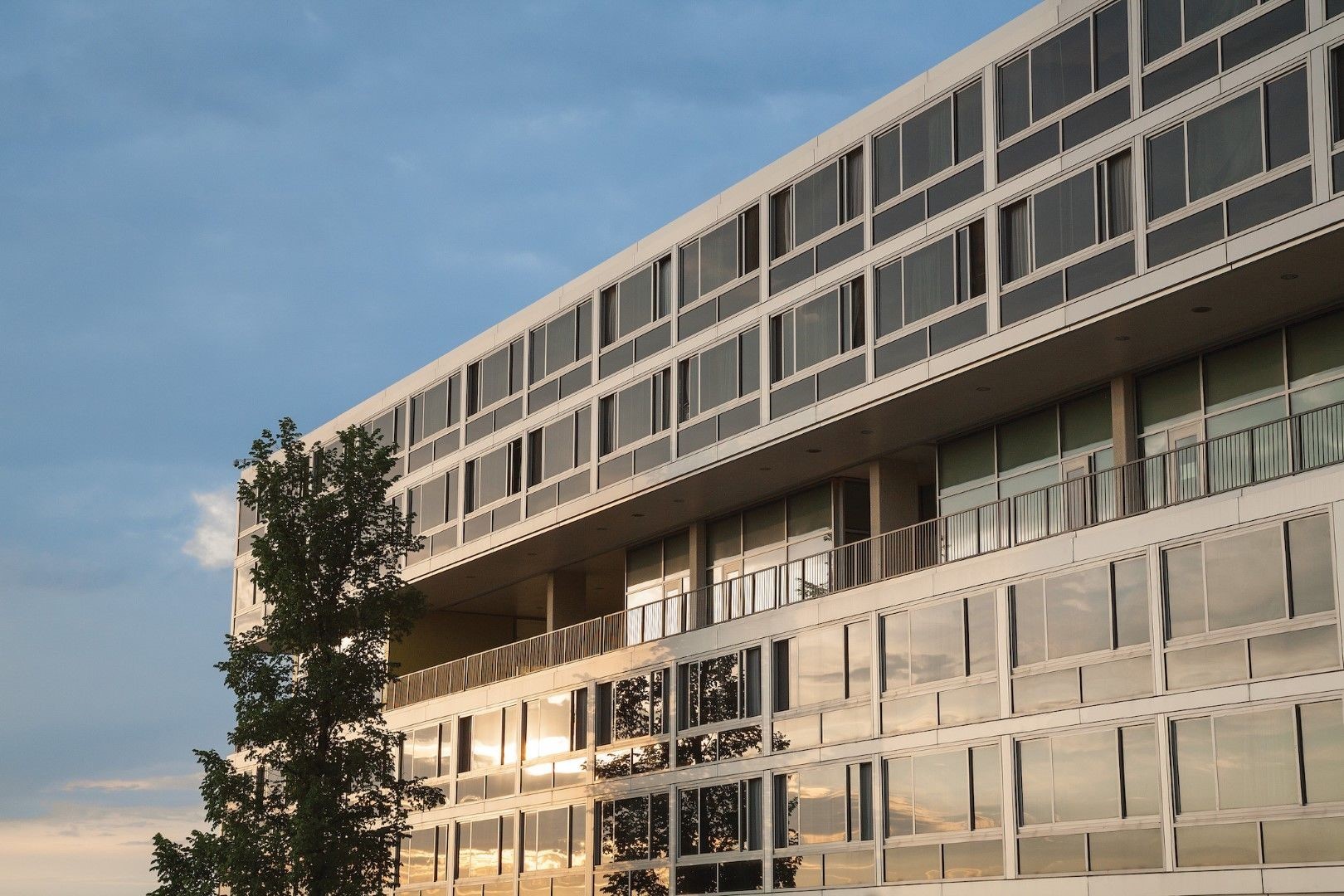 Vandenberg Hall, U.S. Air Force Academy - Kawneer Remodel and Retrofit